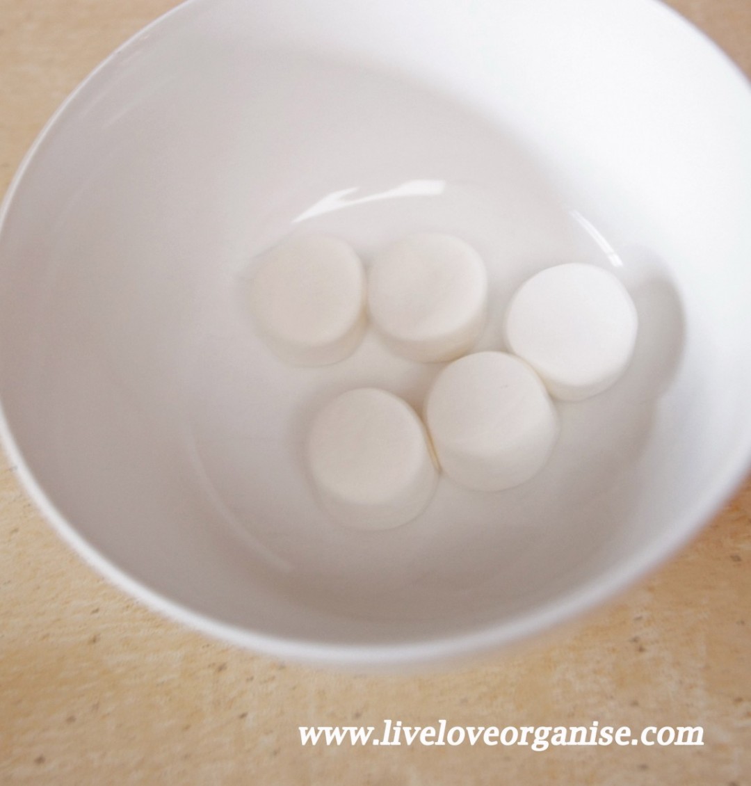 DIY Roll-Out Icing | Live Love Organise